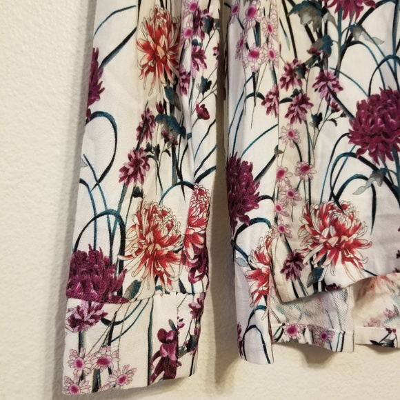 Daniel Rainn | Tops | Daniel Rainn Ruffle Shoulder Floral Print Top ...